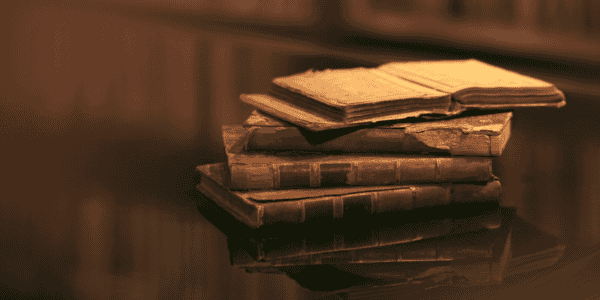 Why Book Lovers Are Obsessed With The Smell of Old Books - Hooked To Books