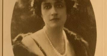 9 Famous Sad Love Poems for the Broken Hearted - Hooked To Books