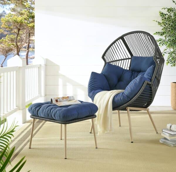 6 Best Oversized Reading Chairs (Must Checkout!) - Hooked To Books